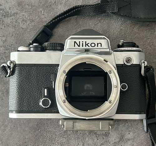 Плёночный фотоаппарат Nikon FE