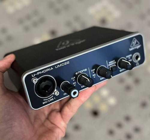 Звуковая карта behringer uphoria umc 22