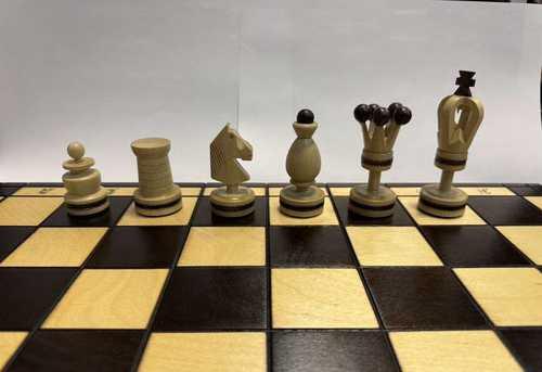 Шахматы сувенирные с металлической нитью 136