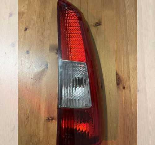 Фонарь задний правый volvo xc70 2002