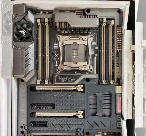 Материнская плата asus Sabertooth X99 LGA 2011-v3