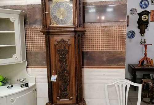 Напольные старинные часы с боем
