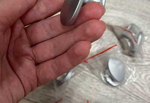 Ручка кнопка мебельная серебряная