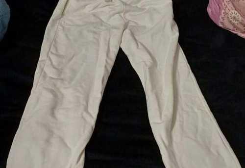 Белые спортивные штаны