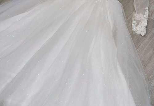 Свадебное платье 42 44р с рукавами