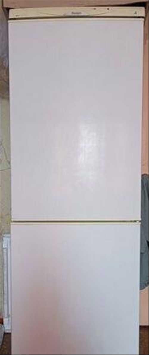 Холодильник Snaige RF 310