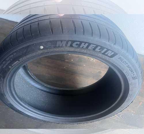 Michelin Pilot Sport 4 255/40 R19