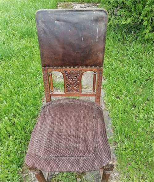 Старинный антикварный стул