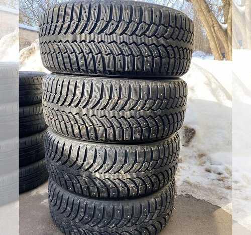 Bridgestone Blizzak Spike-01 235/55 R17