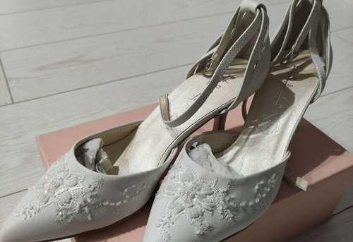 Свадебные туфли новые