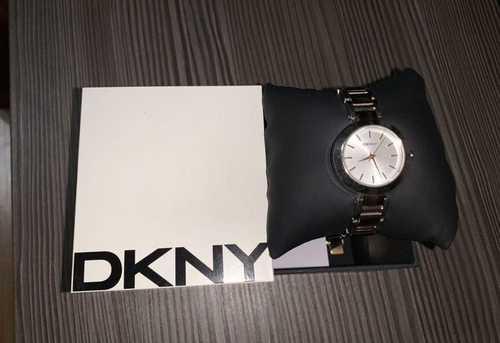 Наручные женские часы dkny