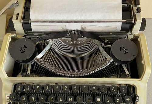 Печатная пишущая машинка Любава