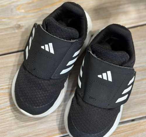 Кроссовки детские adidas на липучке 22 размер