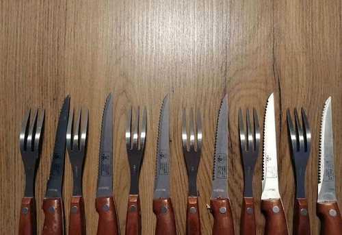 Столовый набор из ножей и вилок