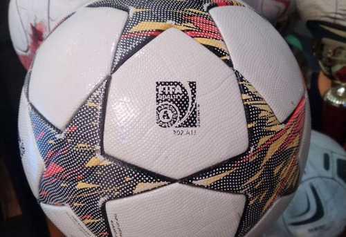 Футбольный мяч adidas лига чемпионов