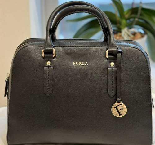 Продам сумку Furla оригинал