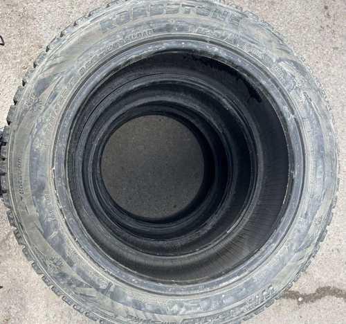 Roadstone Winguard Spike 215/55 R17 98S