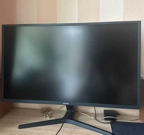 Монитор Samsung 31.5" U32J590UQI