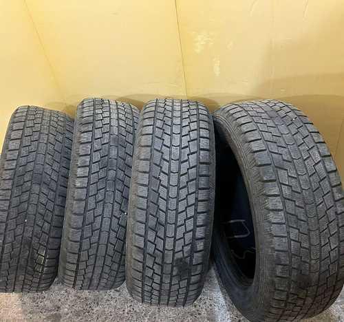 Hankook Nordik IS RW08 245/60 R18 104T