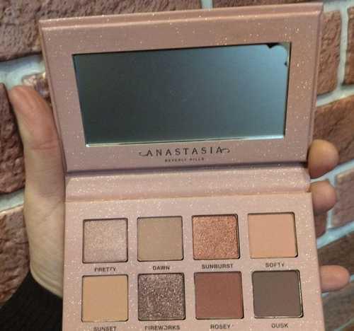 Anastasia beverly hills glam to go mini palette