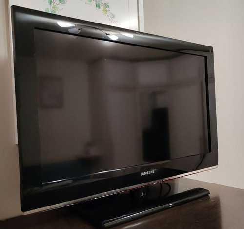 Телевизор Samsung LE32B530P7wxru