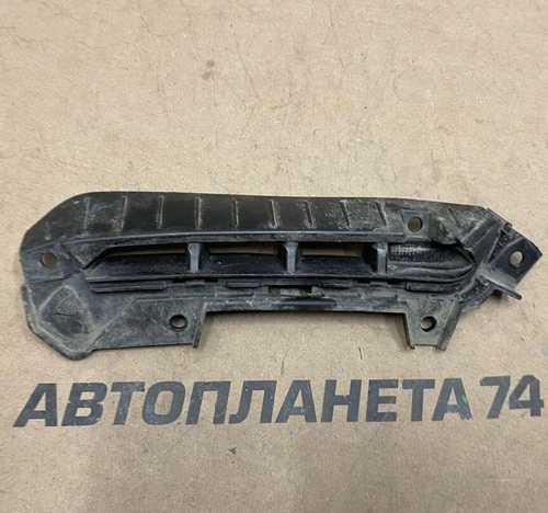 Кронштейн бампера передний правый Kia Sorento 4 20