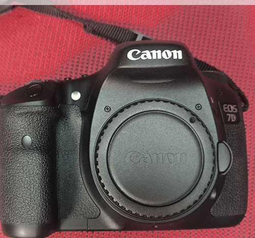 Фотоаппарат Canon EOS 7D Body, 2000 кадров