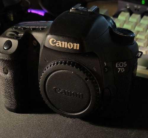 Фотоаппарат Canon EOS 7D