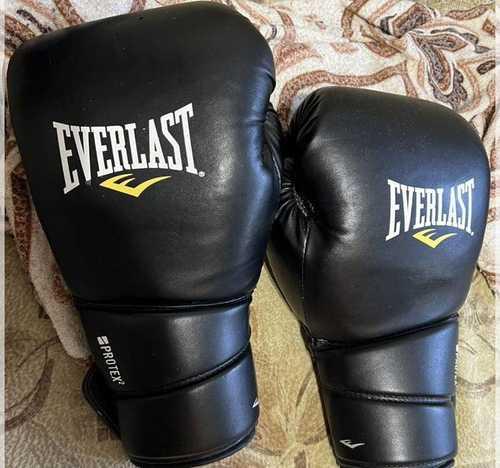 Боксерские перчатки Everlast 16 oz