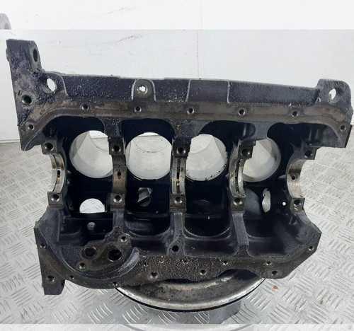 Блок цилиндров Audi 80 B4 048103021D