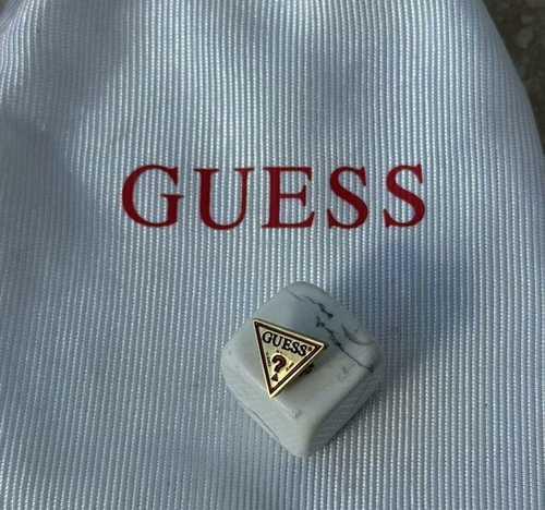 Сережка guess