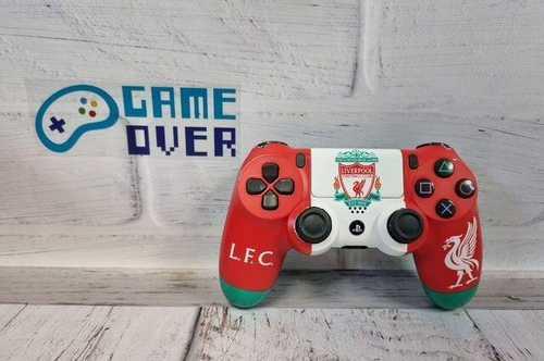Геймпад Dualshock 4 в раскраске Liverpool FC