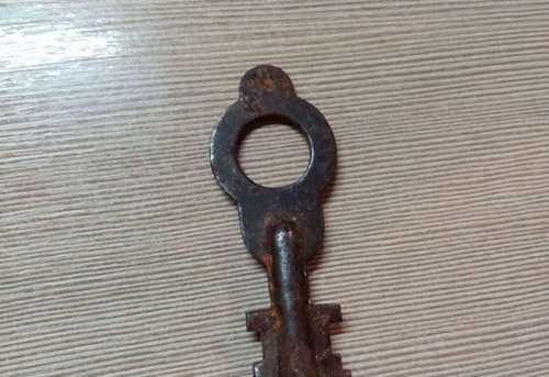 Старинный ключик от навесного замка. Старина