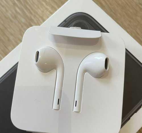 Наушники apple earpods с разъемом lightning