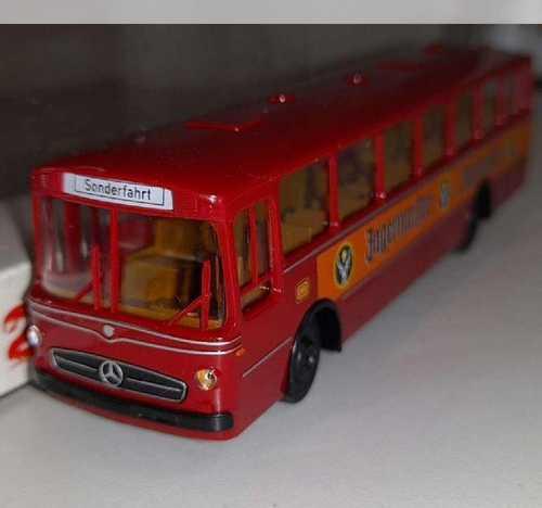 Модель автобуса mercedes Benz 0 317K масштаб 1:87