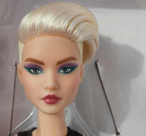 Голова Barbie looks 8