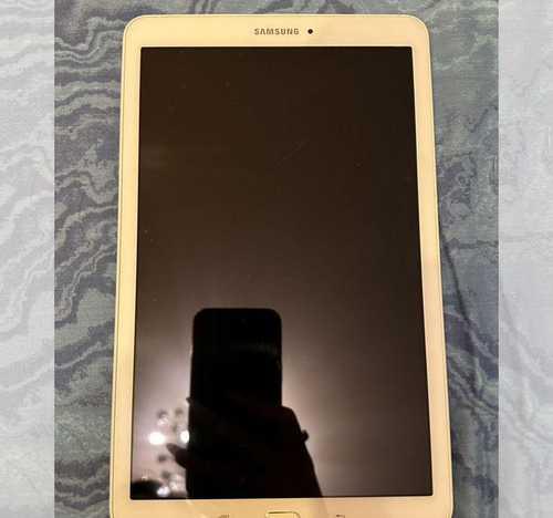 Планшет samsung tab E на запчасти