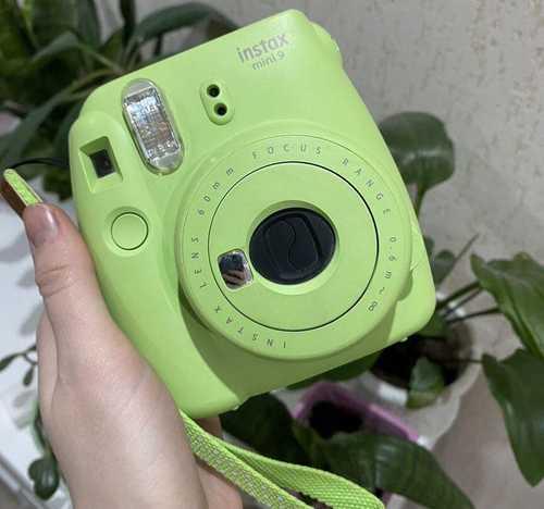 Фотоаппарат моментальной печати instax