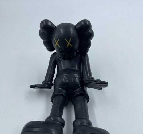 Фигурки Kaws