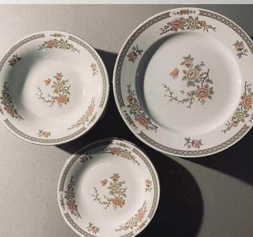 Фарфоровые винтажные тарелки fine china