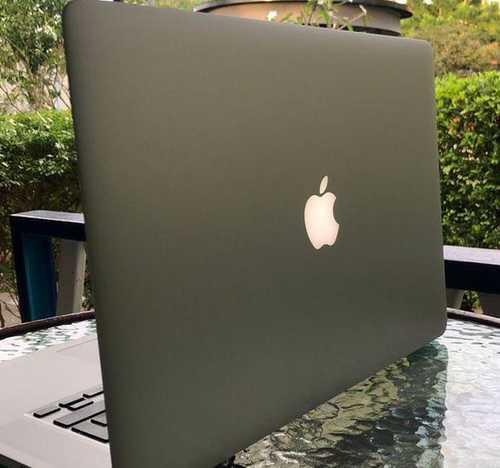 MacBook Pro 2015 Intel Core i7, 2.8 ггц, 1TB