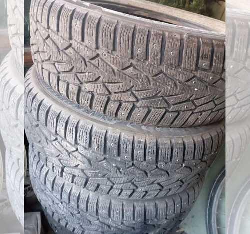 Nokian Tyres Hakkapeliitta 7 SUV 215/65 R16 102L