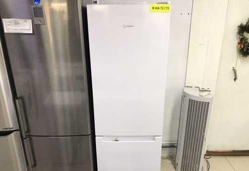 Холодильник Indesit ITS 4180 S состояние нового