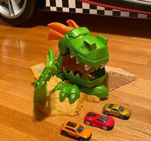 Hot Wheels трек «Monster Jam» (подарок)