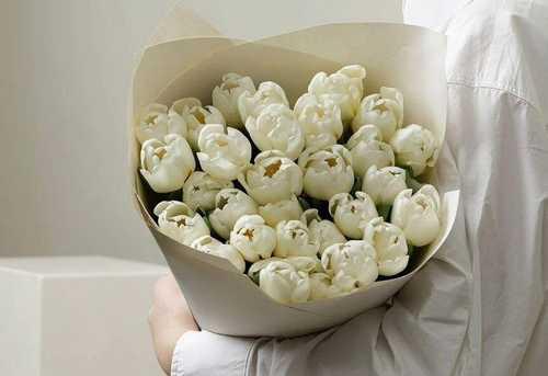 Букет из белых пионовидных тюльпанов (49 шт.)