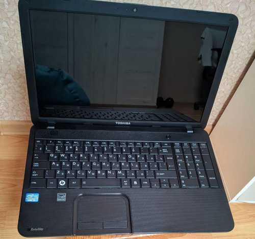 Toshiba satellite c850. Core i3,ssd,озу8,видео 1gb