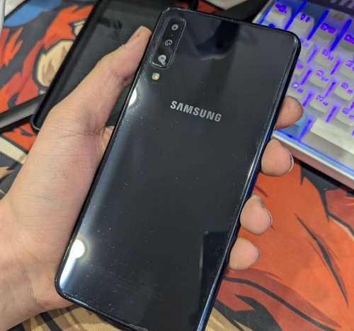 Samsung Galaxy A7 (2018), 4/64 ГБ