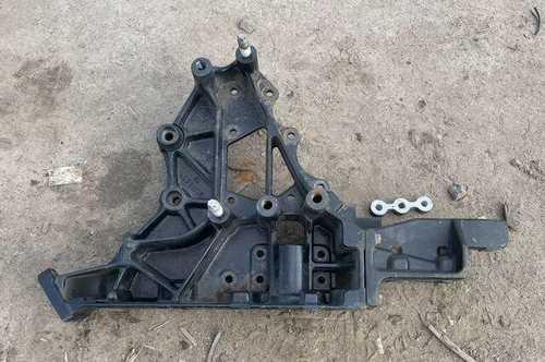 Кроштейн бампера Renault Tseries.7421116689