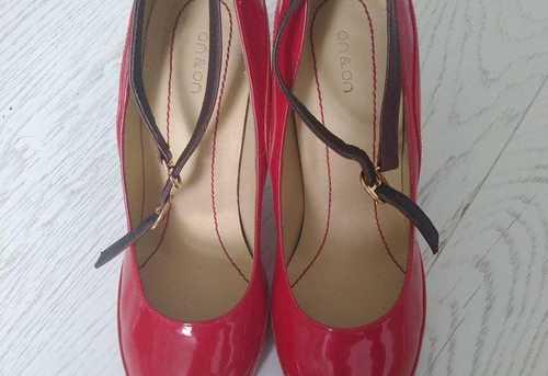Туфли красные лаковые