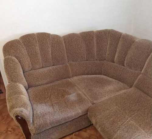 Продам угловой раскладной диван с креслом бу